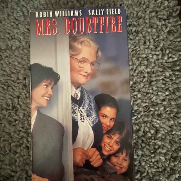 Media | Mrs Doubtfire Vhs | Poshmark